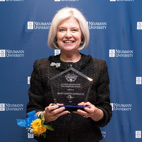 Alumni Association Honors 13 at Awards Ceremony