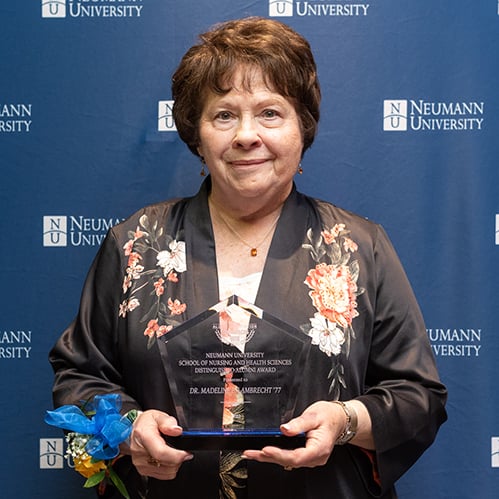Alumni Association Honors 13 at Awards Ceremony
